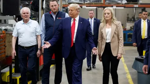 Second Republican debate: Trump rivals spar in unruly debate