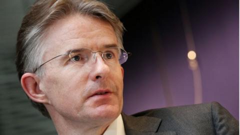 John Flint: HSBC chief executive out in top-level reshuffle - BBC News