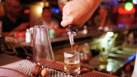 Canada judge's 'a drunk can consent' ruling stirs debate - BBC News