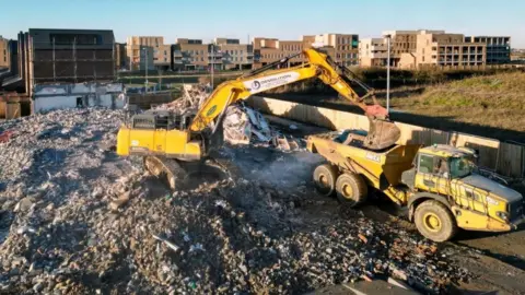 Demolition starts on 83 faulty new-build Cambridge houses