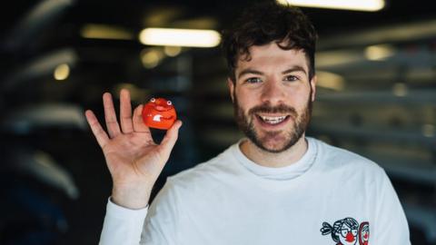Red Nose Day: Get ready for the Red Nose and Spoon Race! - BBC Newsround
