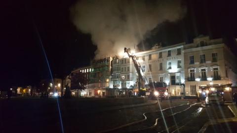 Exeter fire wrecks 'oldest hotel in England' - BBC News