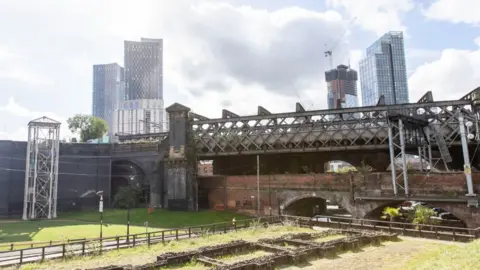 Castlefield Viaduct could become garden bridge across city