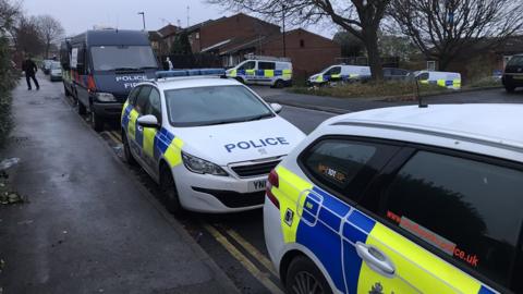 Sheffield shooting: Man's death sparks murder investigation - BBC News
