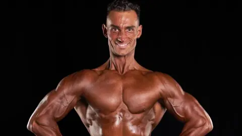 Bodybuilder Scott Jezzard third in World Natural Bodybuilding ...