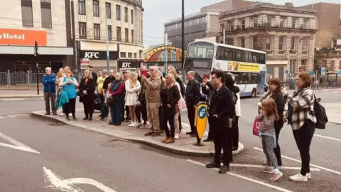 Blue plaque honours 70 killed in hotel during Sheffield Blitz