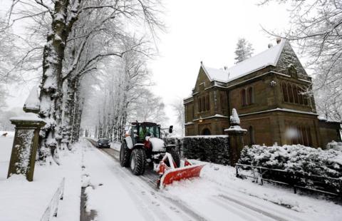 In pictures: Winter scenes from around UK - BBC News