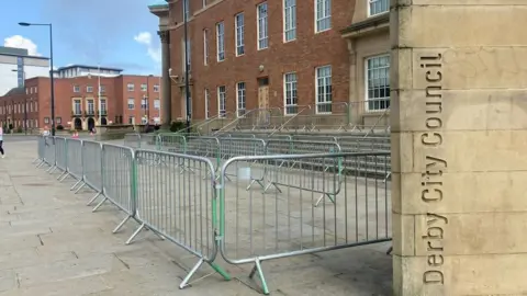 Advice to check Derbyshire events following Queen's death