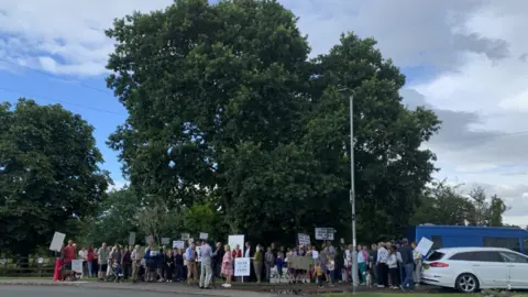 Cossington: Protest against plan to fell Winston Churchill tree
