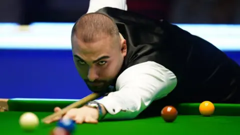 Fire delays play at UK Snooker Championships in York