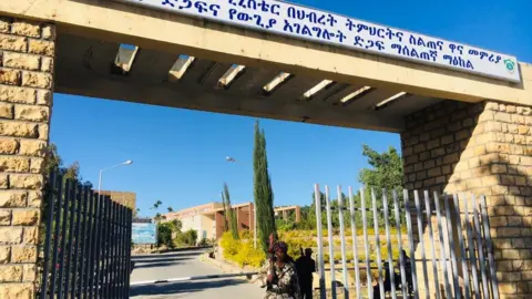Tigray crisis: Ethiopia orders military response after army base seized