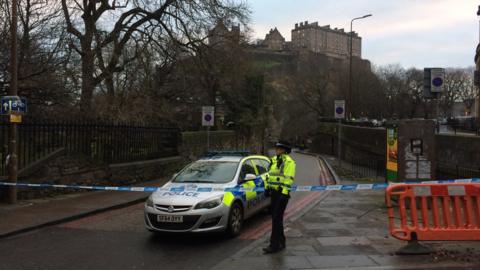 Man admits planting 'bomb' in Edinburgh's Princes Street Gardens - BBC News
