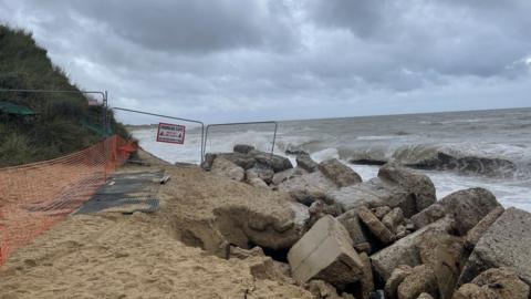 Norfolk coast warning as heavy rain causes cliff slip - BBC News