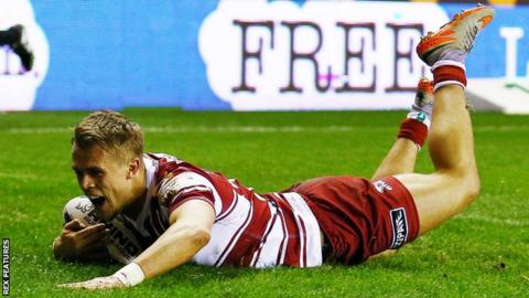 Lewis Tierney: Wigan Warriors full-back agrees new contract - BBC Sport