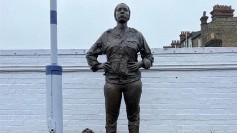 First black history statues return to Brixton - BBC News