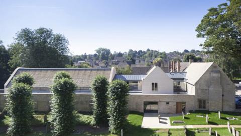 Rowan Atkinson's house among RIBA award winners - BBC News