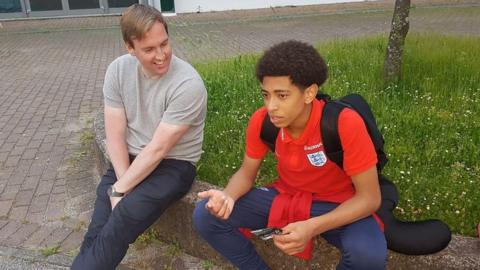 Hagley Primary School proud of 'quiet leader' Bellingham - BBC News