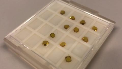 Diavik mine finds 'biggest diamond in North America' - BBC News