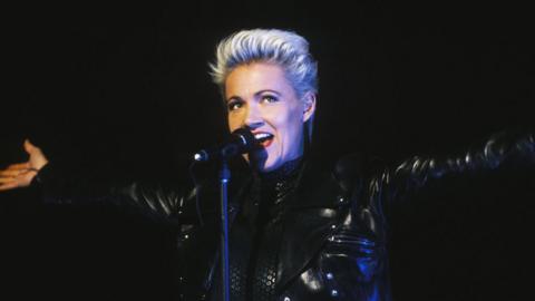 Roxette singer Marie Fredriksson dies, aged 61 - BBC News
