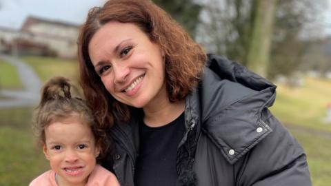 One in 10 Scots living in 'very deep poverty' - BBC News