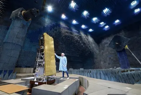 NovaSAR: UK radar satellite returns first images