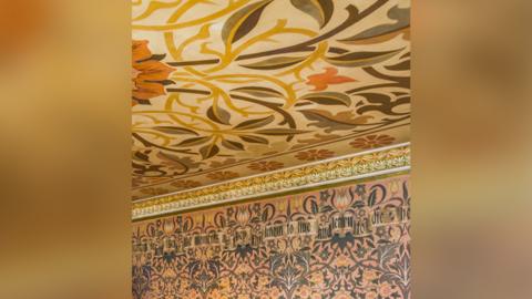 David Parr: Artist's 'awe' at 1880s artisan decorated house - BBC News