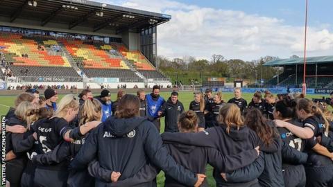 Tyrrells Premier 15s: Defending champions Saracens beat Wasps to reach ...