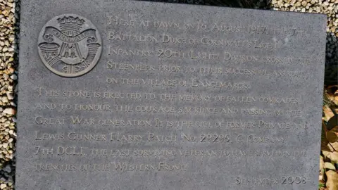 Memorial laid by 'last Tommy' Harry Patch stolen