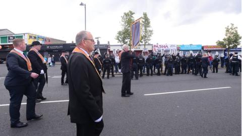 The Twelfth: Thousands march in Orange Order parades - BBC News