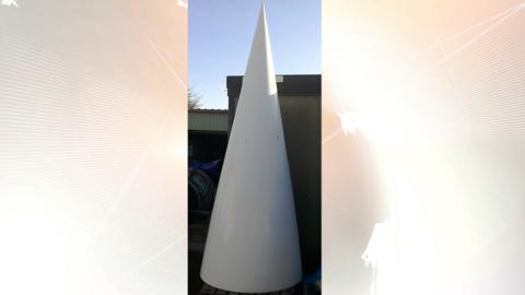 Concorde: Auction for original nose cone of supersonic aircraft - BBC News