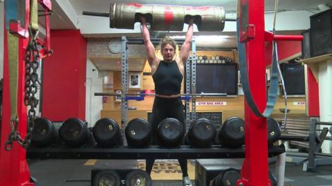 Newquay woman to compete in strongest woman competition - BBC News
