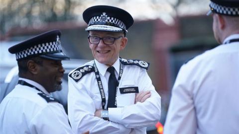 Met Police to target 100 most dangerous men using data - BBC News