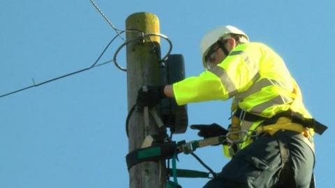 Broadband: telecoms giant Openreach to add 200 jobs - BBC News