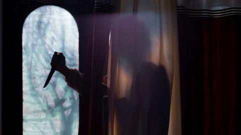 Pembantaian 'dukun santet' 1998-1999 di Banyuwangi: 'Ada tanda silang, lampu tiba-tiba mati, dan ...