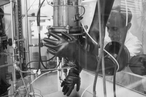 Como é o laboratório supersecreto onde foi inventado o gás lacrimogêneo ...