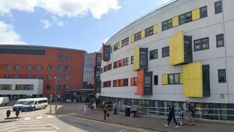 Pinderfields Hospital trust apology over maternity aftercare failures