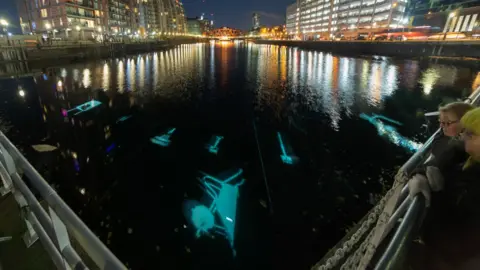 Navvies: Manchester Ship Canal work gives deserved recognition, artist says