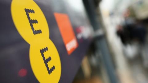 EE top in mobile internet speed test - BBC News
