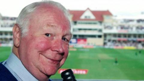 Colin Slater: Tributes to colossus of local sports broadcasting - BBC News