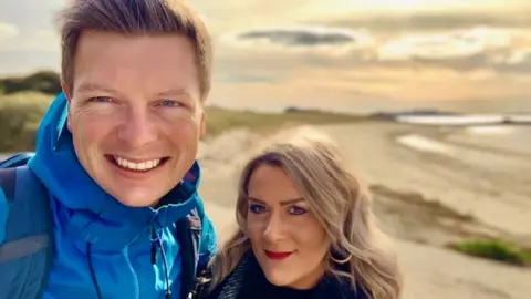 Coronavirus: Couple to row English Channel from living room