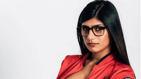 Mia Khalifa ਨੂੰ ਕਿਉਂ ਮਾਰਨਾ ਚਾਹੁੰਦਾ ਸੀ ਆਈਐੱਸ - BBC News ਪੰਜਾਬੀ