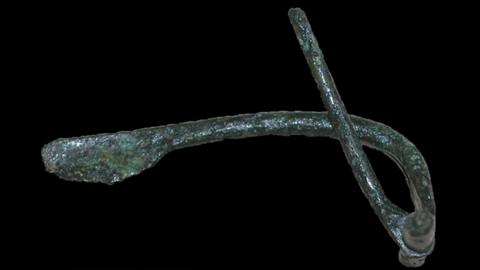 Artefacts unearthed in Dunragit A75 road work go online - BBC News