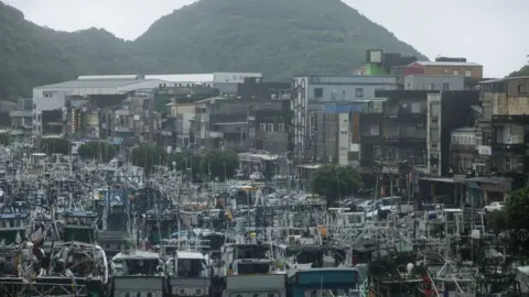 Typhoon Haikui: Dozens injured after storm sweeps Taiwan