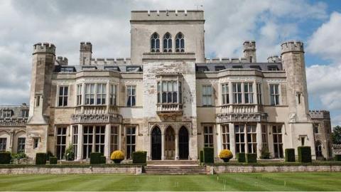 Ashridge House: Grade I listed house hosts first sculpture trail - BBC News