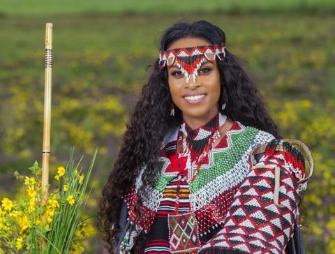 Sabboonummaan Oromoo uffata aadaa akkamiin ammayyeesse? - BBC News ...