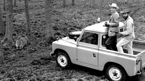 Defenders of the famous - Land Rover-loving celebrities - BBC News