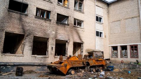 Ukraine war: The cost of occupation in Kherson region - BBC News