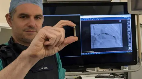 Sheffield doctor praises 'game-changing' new-style pacemaker