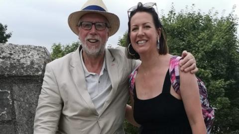 The strangers searching for missing hiker Neil Skinner - BBC News