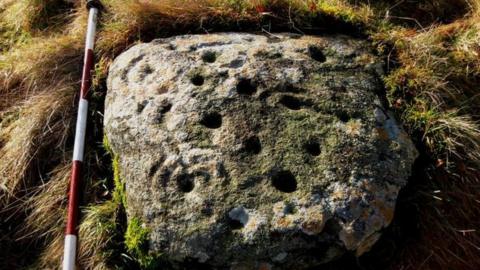 Database of Scotland's ancient rock art to be created - BBC News